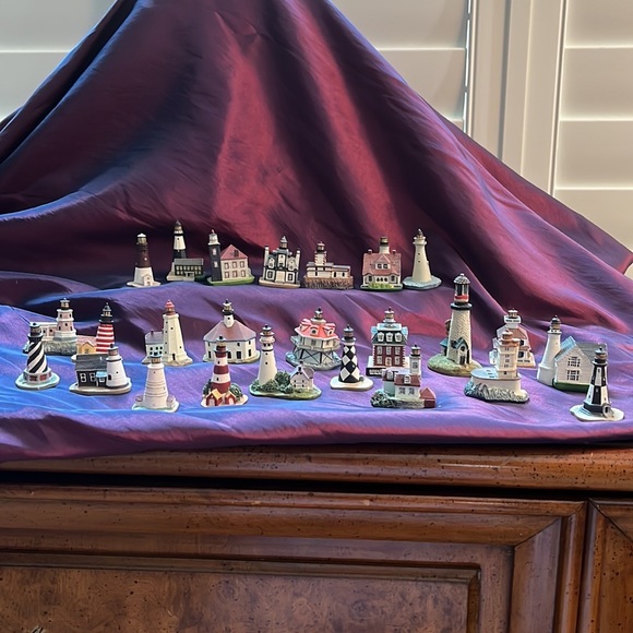Lenox | Accents | Lenox Retired Mini Lighthouses Collection 24 Across ...